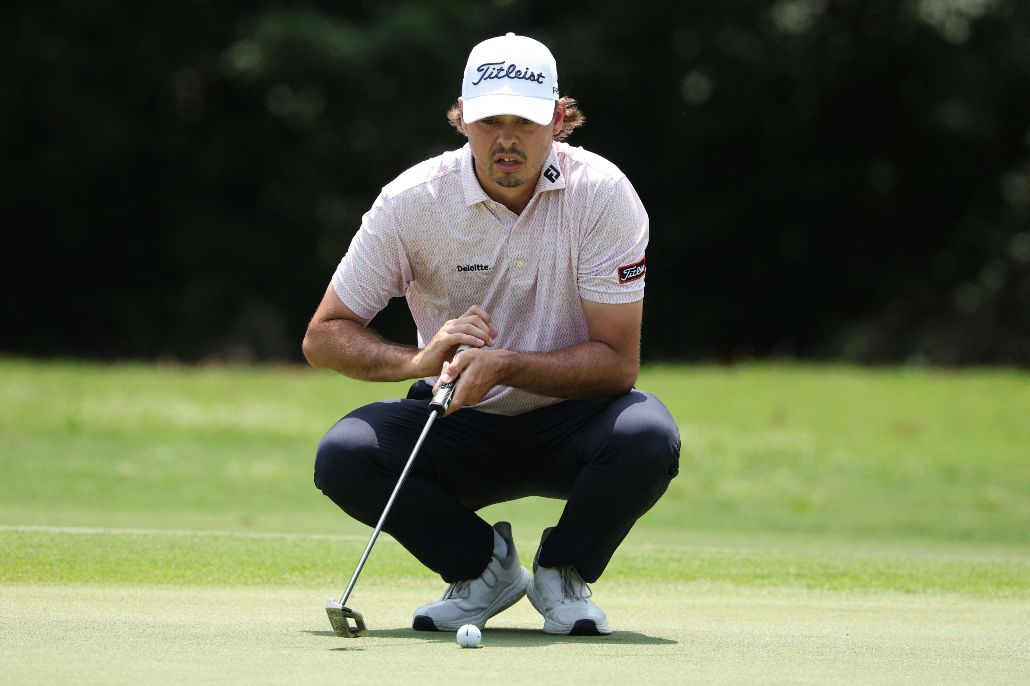 Dansk golfspiller holder fast i topstriden i Belgien