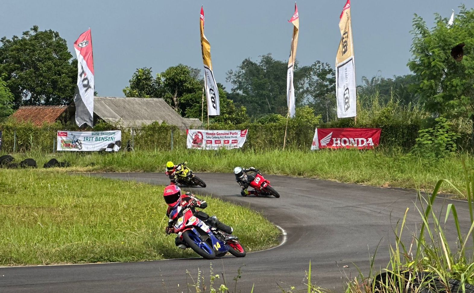 Hasil kualifikasi Astra Honda Dream Cup 2026, Sirkuit Bukit Peusar ...