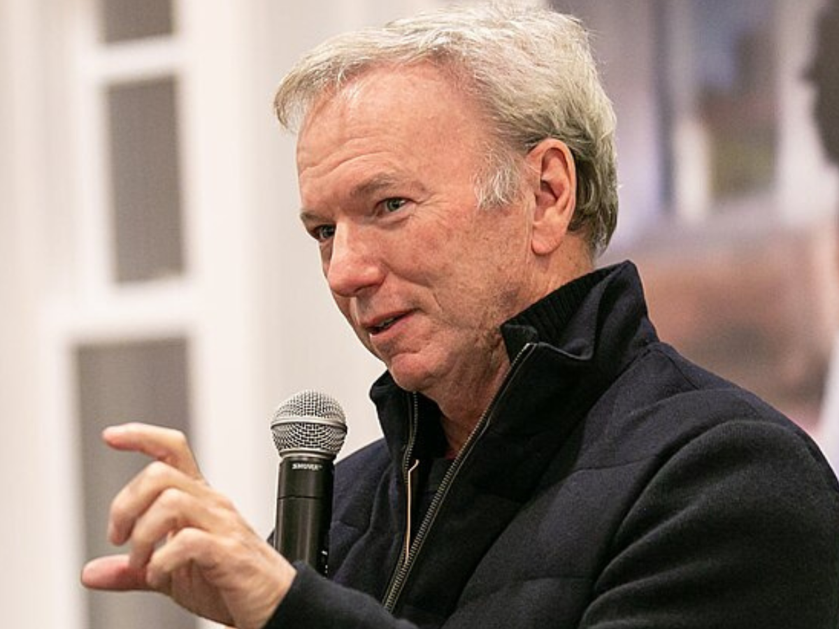 'I can hear you': Former Google CEO Eric Schmidt booed at graduation as ...