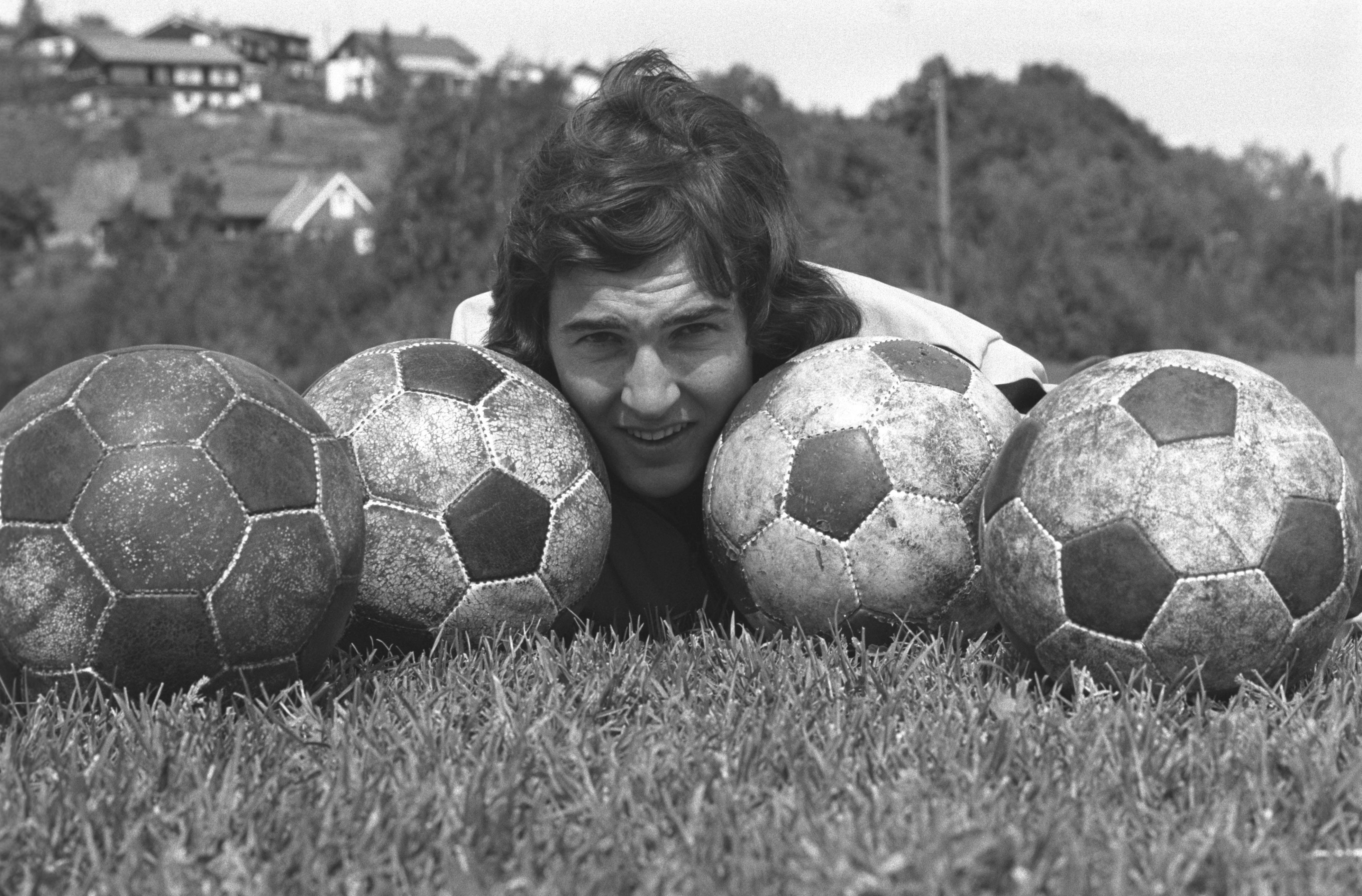 Fotballhelten Tom Lund er død, 75 år gammel