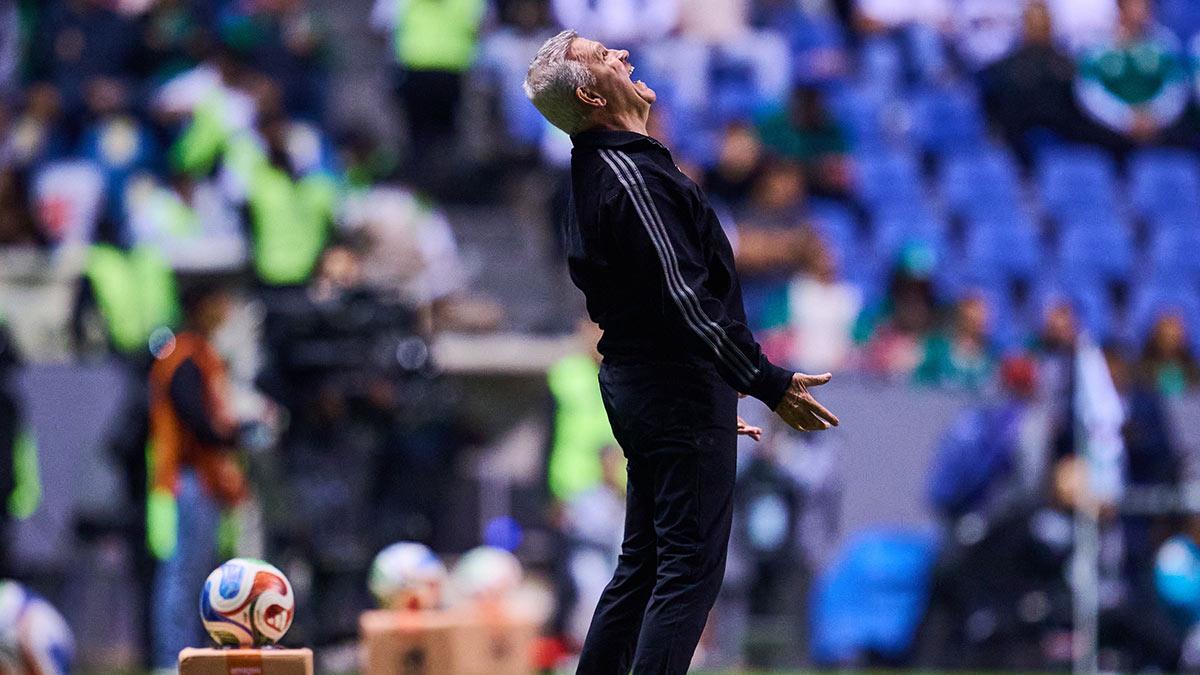 ‘Resbalón’ de La Volpe en el México-Ghana se hizo viral