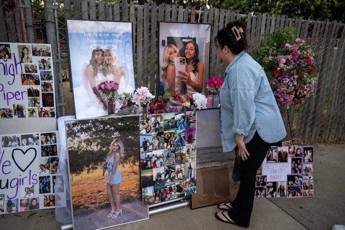 Loved ones gather at vigil to mourn teens killed in Sacramento County crash