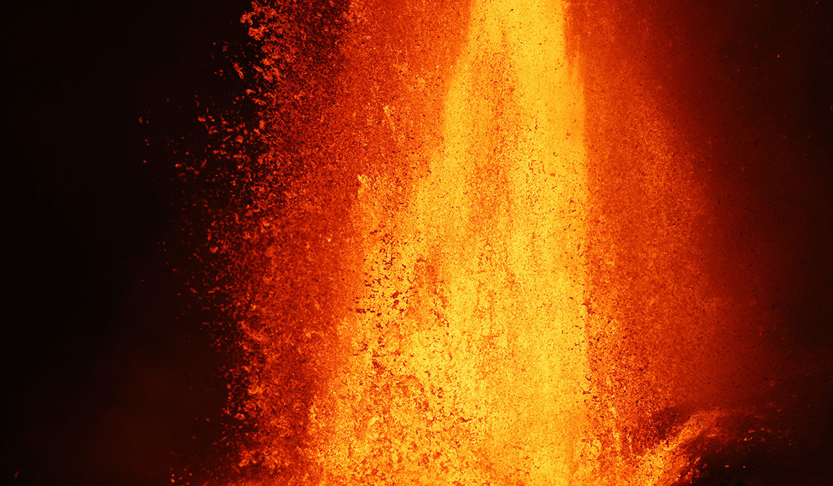 Hawaii on high alert after earthquake and volcanic eruptions