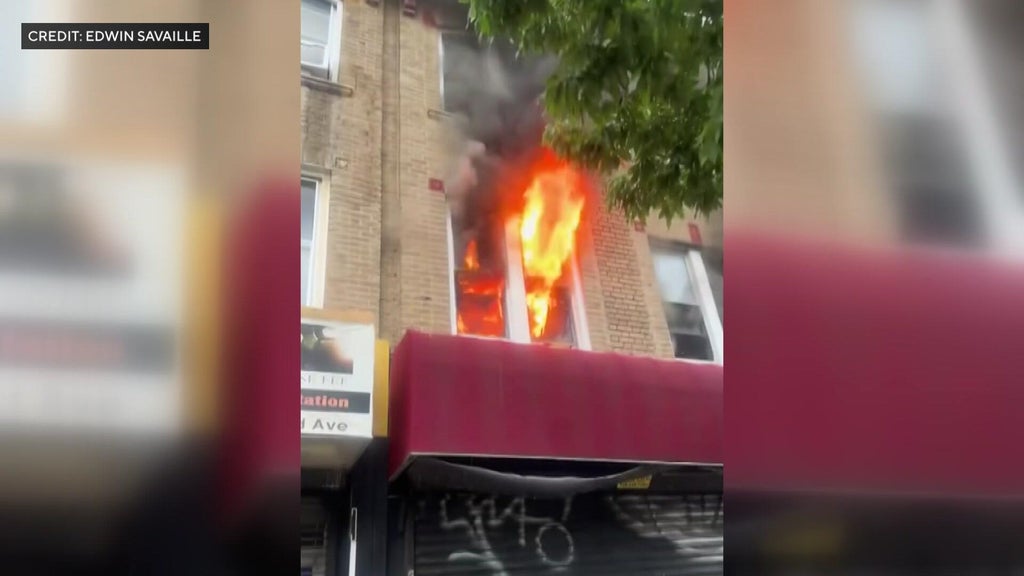 2 people dead in East Flatbush fire, FDNY says