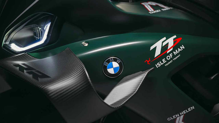 Nye BMW M 1000 RR kommer i bare 115 eksemplarer og hyller et historisk løp