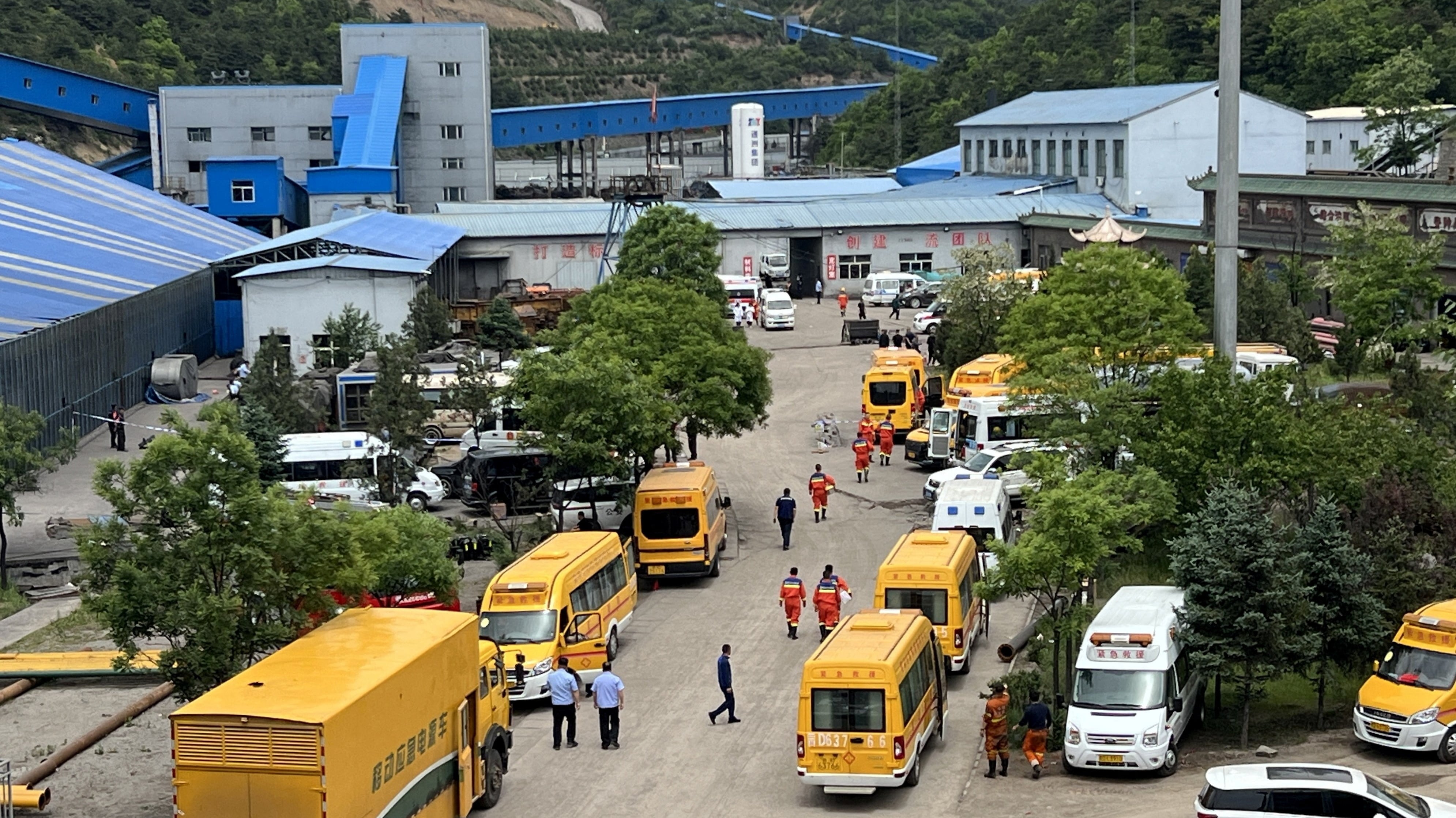 Coal mine disaster leaves 90 dead