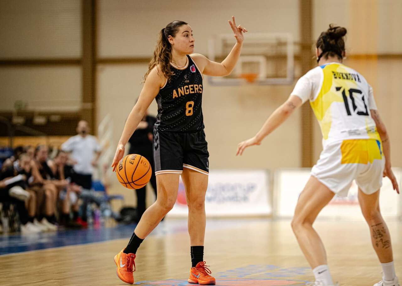 Meet UConn women's basketball commit Marine Dursus: 5 things to know ...