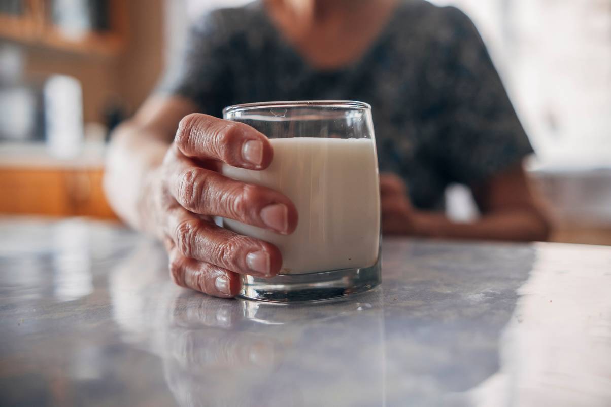 Doctor explains why everyone should be drinking milk in heatwave as ...