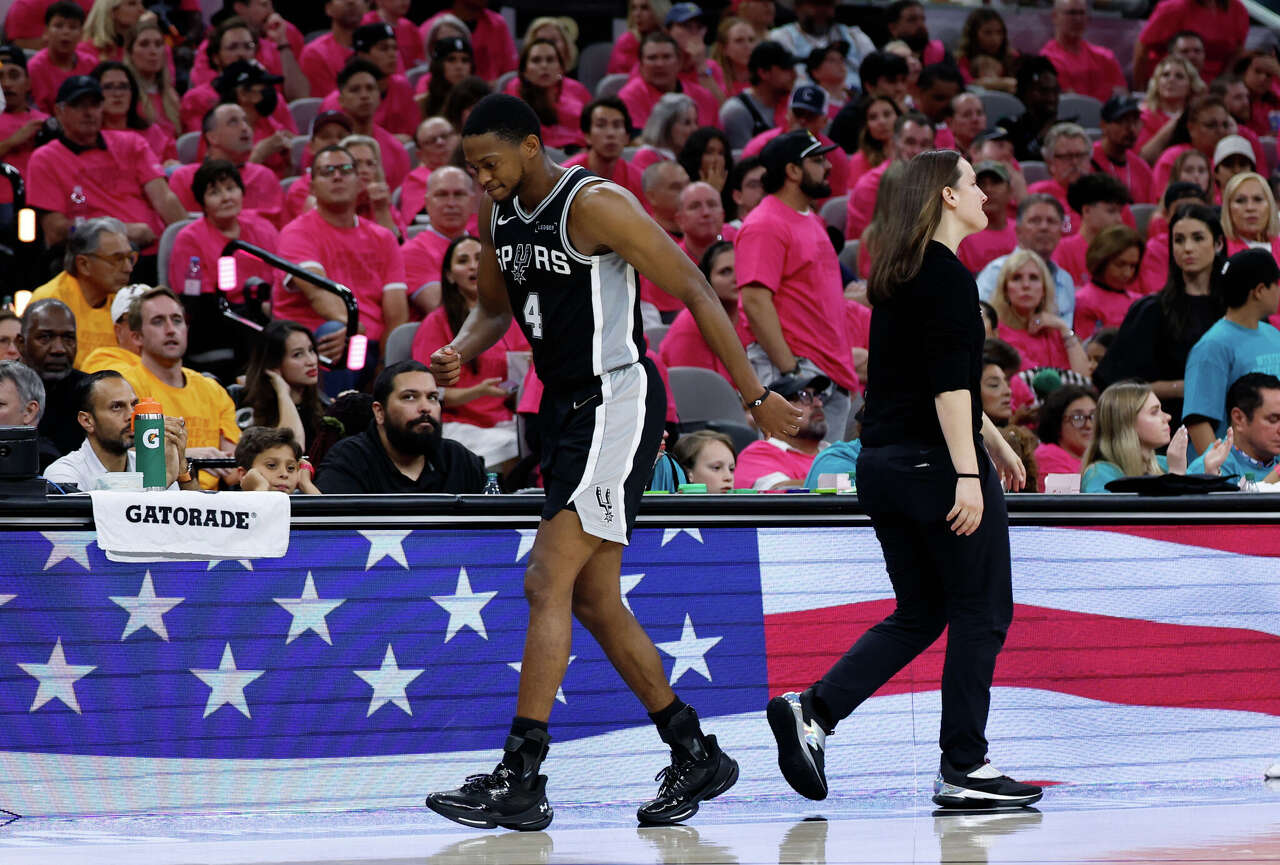 Mitch Johnson reveals Spurs' plans for De'Aaron Fox, Dylan Harper for ...