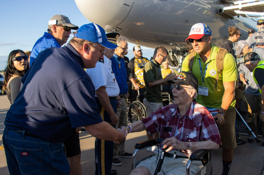 Missions of Honor Yellow Ribbon Honor Flight returns to EAA AirVenture ...