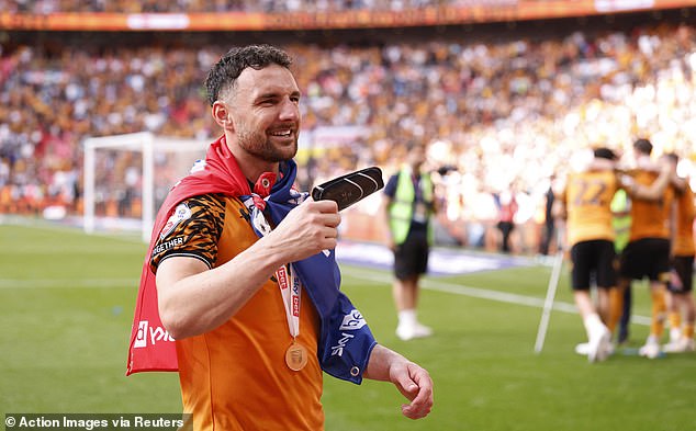 Hull captain Lewie Coyle dedicates play-off triumph to late father in ...