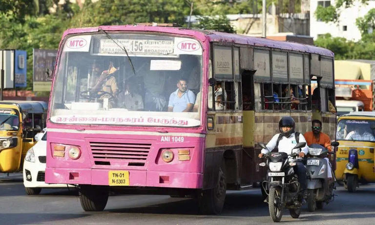 Tamil Nadu’s new transport minister interacts with passengers & staff ...