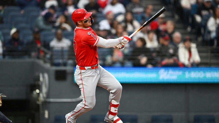 MLB: Mike Trout fires back at deafening trade rumors with a bold statement