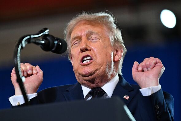 Trump criticized by Fox News fans after profane 5-word remarks at New ...