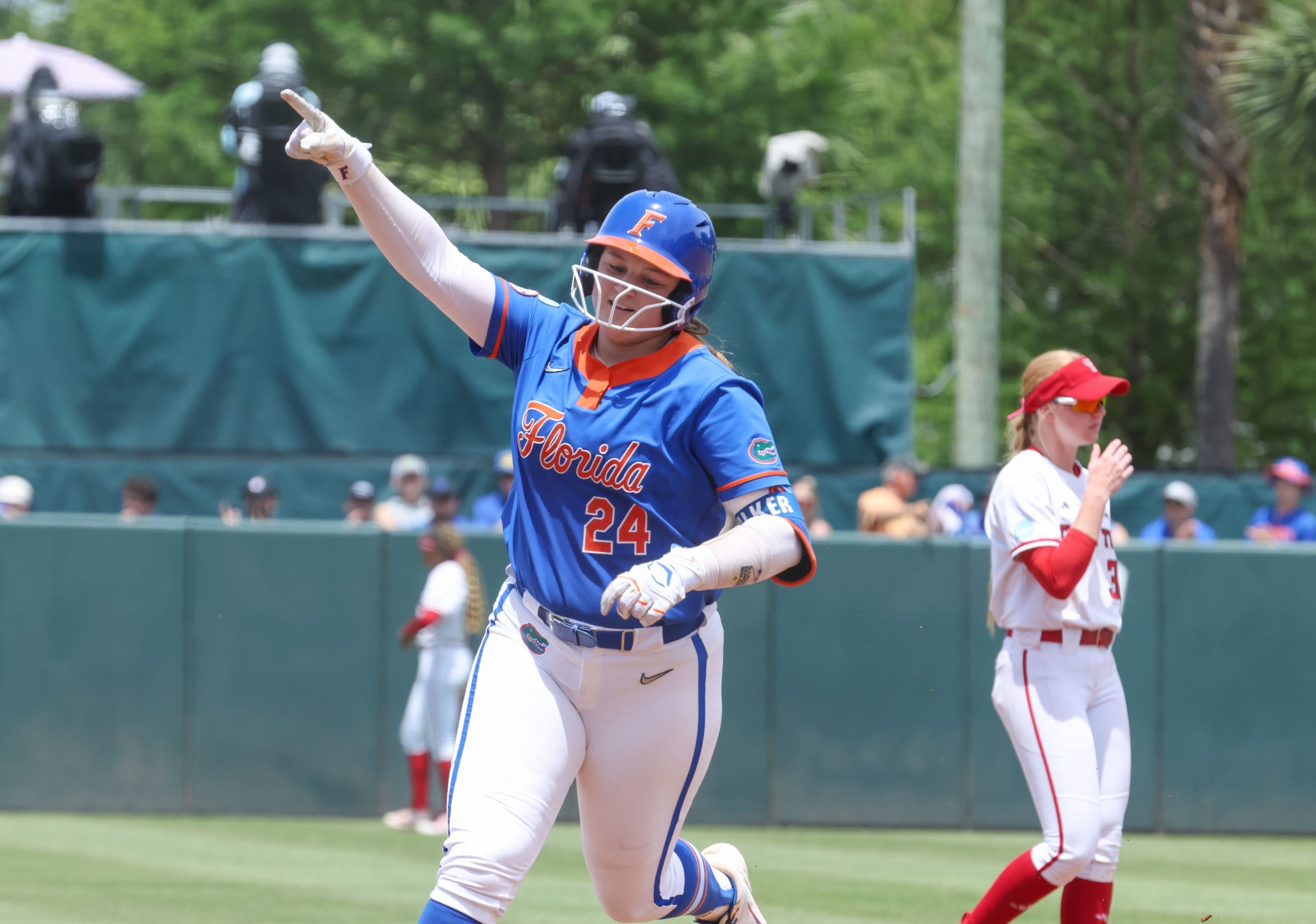 Florida beats Texas Tech in Super Regional Game 2: Final score, recap