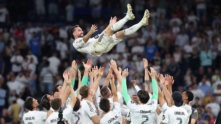 El emotivo homenaje del Real Madrid a Dani Carvajal y David Alaba en su ...