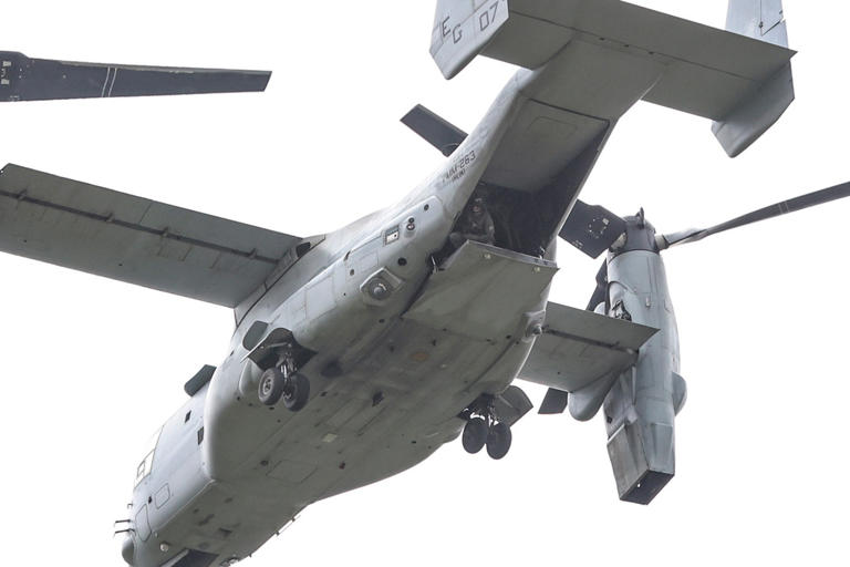 Marines conduct a rapid response exercise at the US Embassy in ...