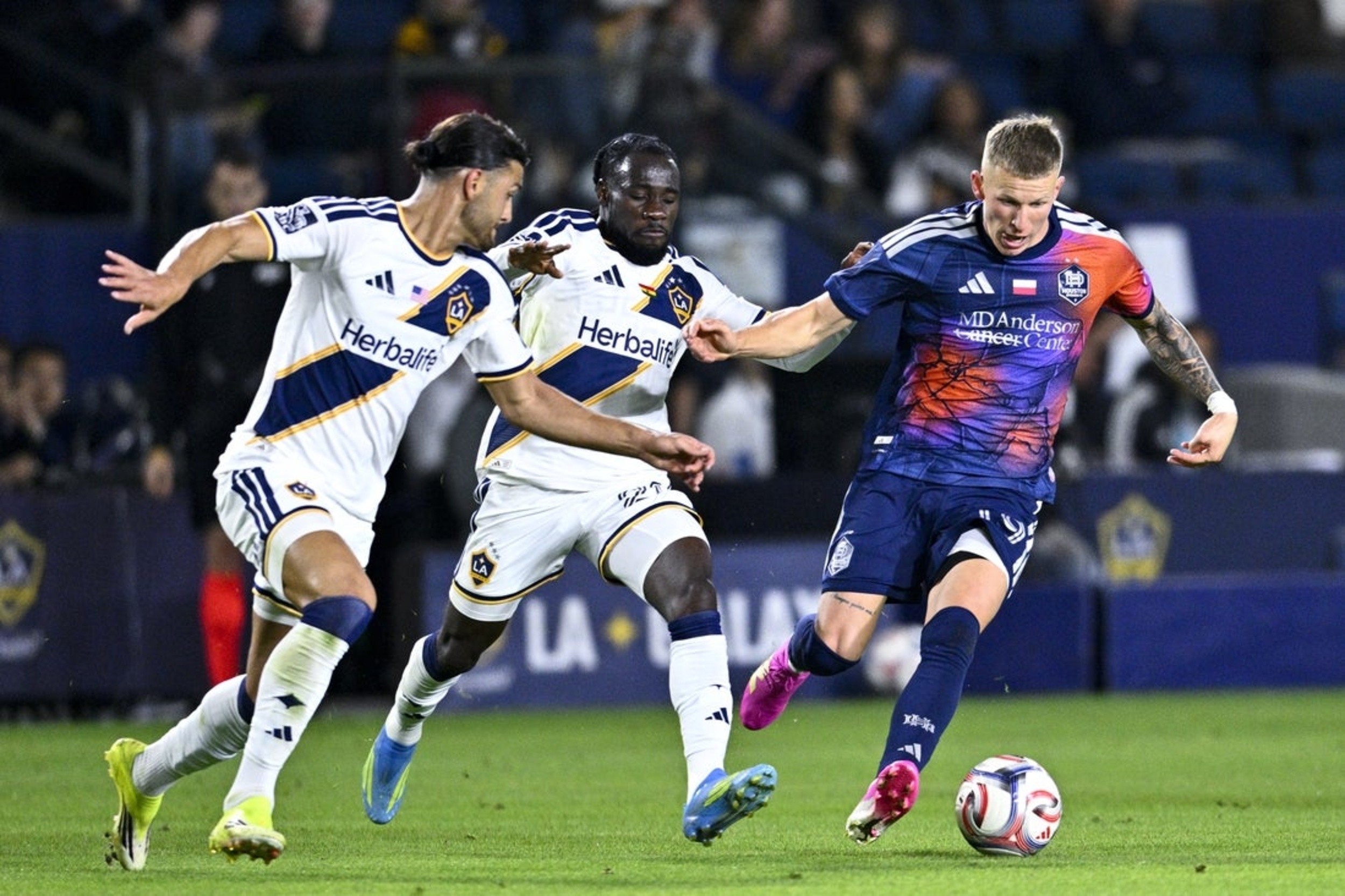 LA Galaxy, Houston Dynamo battle to 1-1 draw entering World Cup break