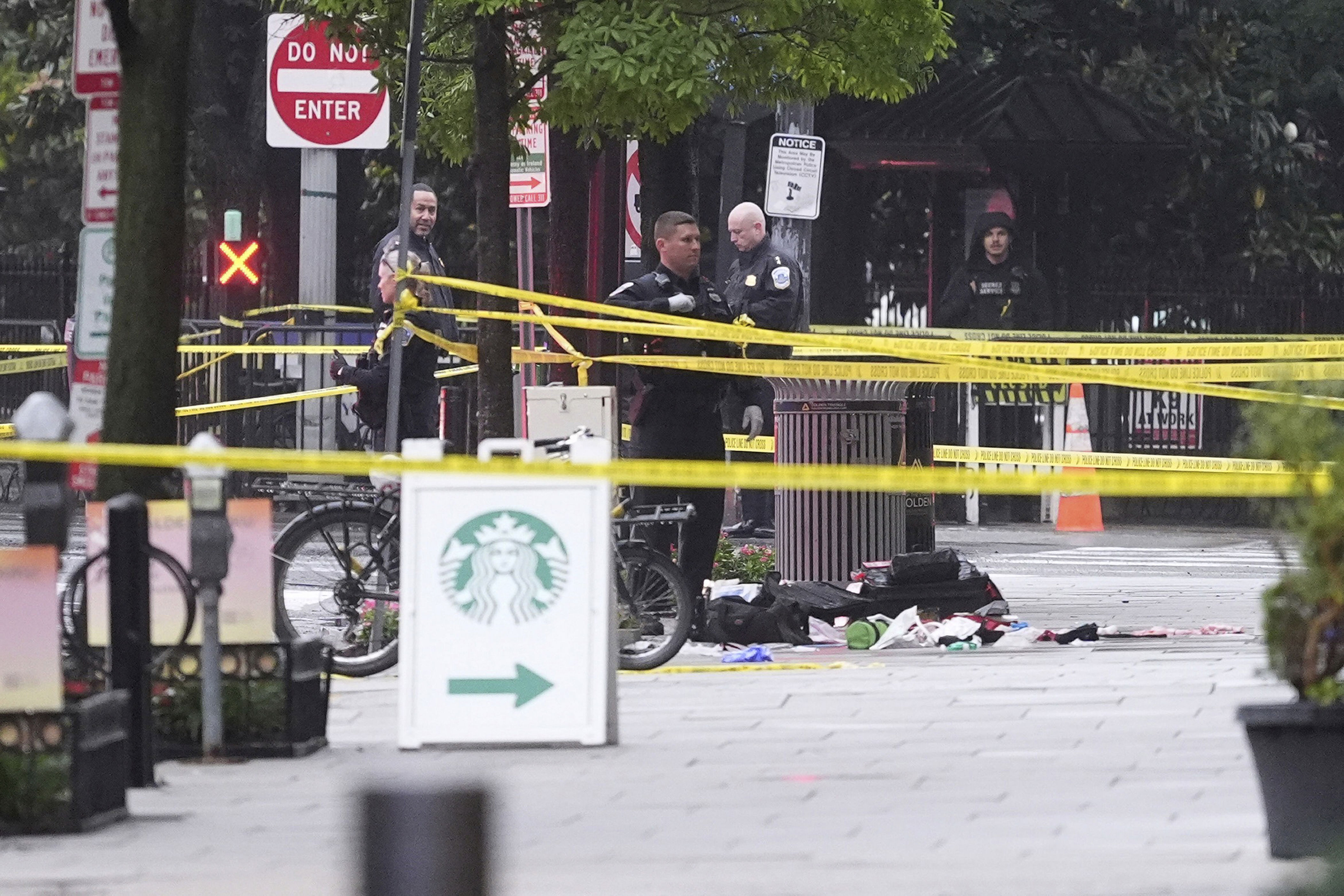 Suspect dead after opening fire near White House security checkpoint ...