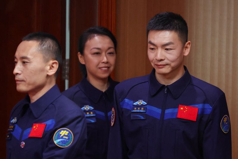 China to send astronaut on year-long space mission as it eyes 2030 moon ...