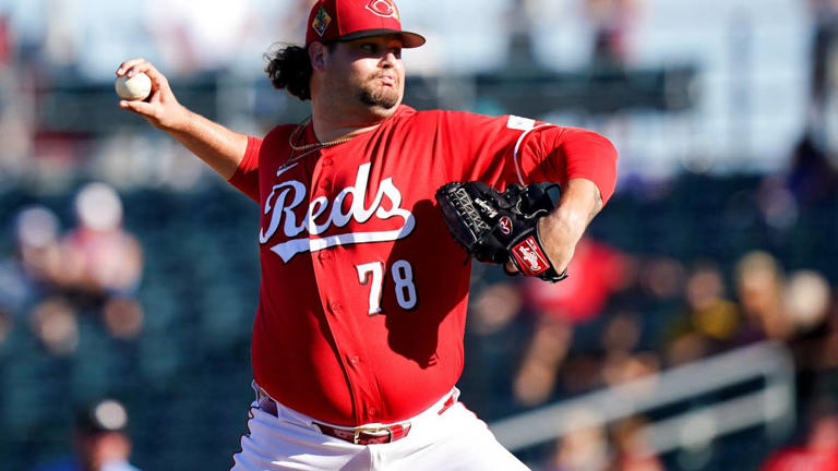Reds make roster move after Cardinals game