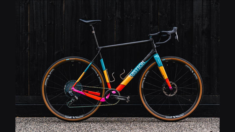 Gravelbike aus Australien: Carbon trifft 3D-Titandruck beim Bastion ...