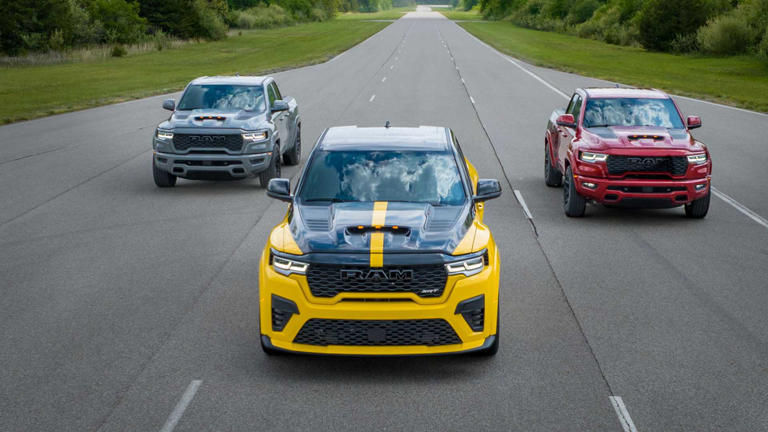 How the Ram Rumble Bee SRT compares to the OG V10-powered performance ...