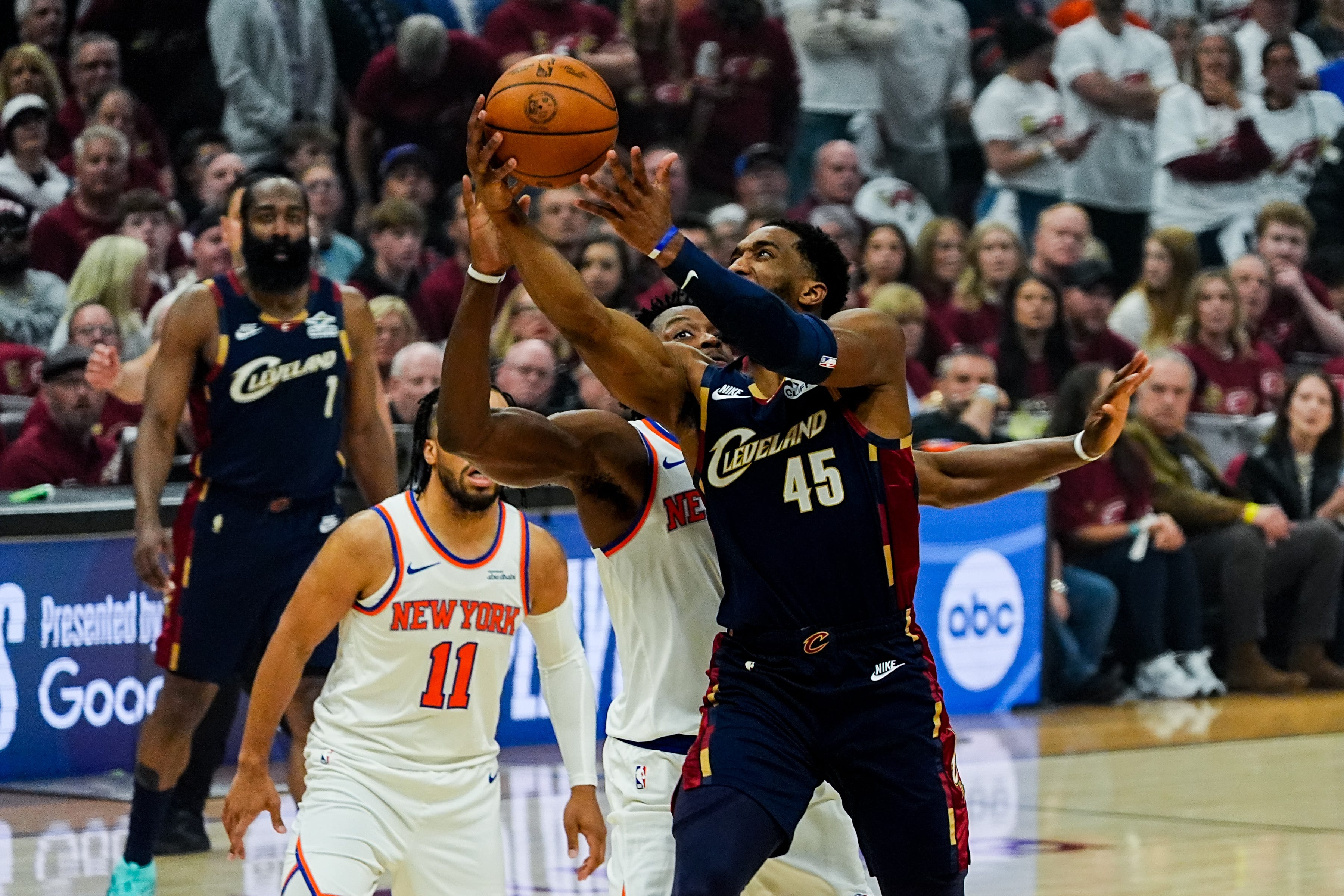 Cavs score vs Knicks. New York leads wire to wire in Game 3 win
