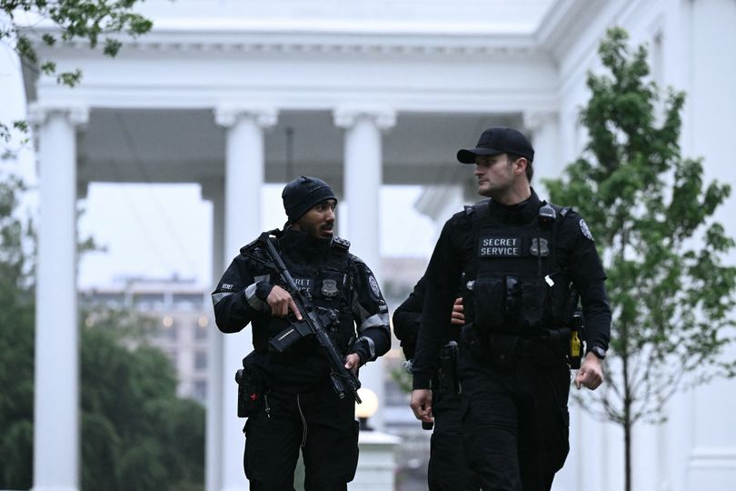 Gunshots near White House as press told to flee to briefing room