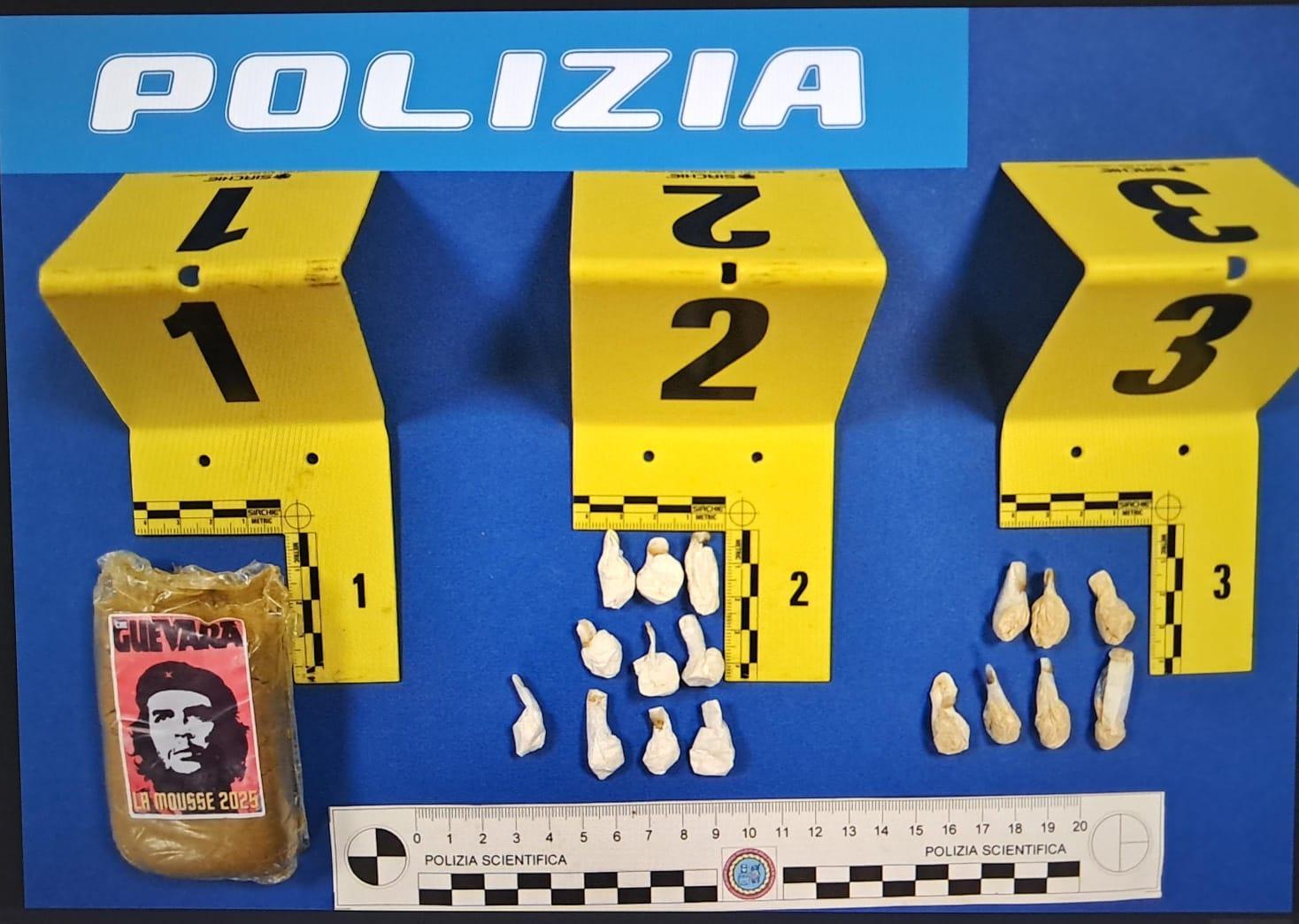 Pusher prova a fuggire dalla polizia. Catturato, ora andrà a processo