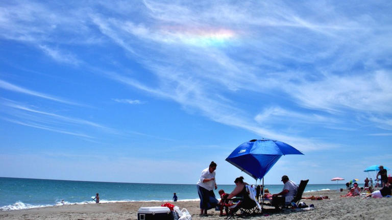 The mesmerizing 'fire rainbow' phenomenon is easily explained by science