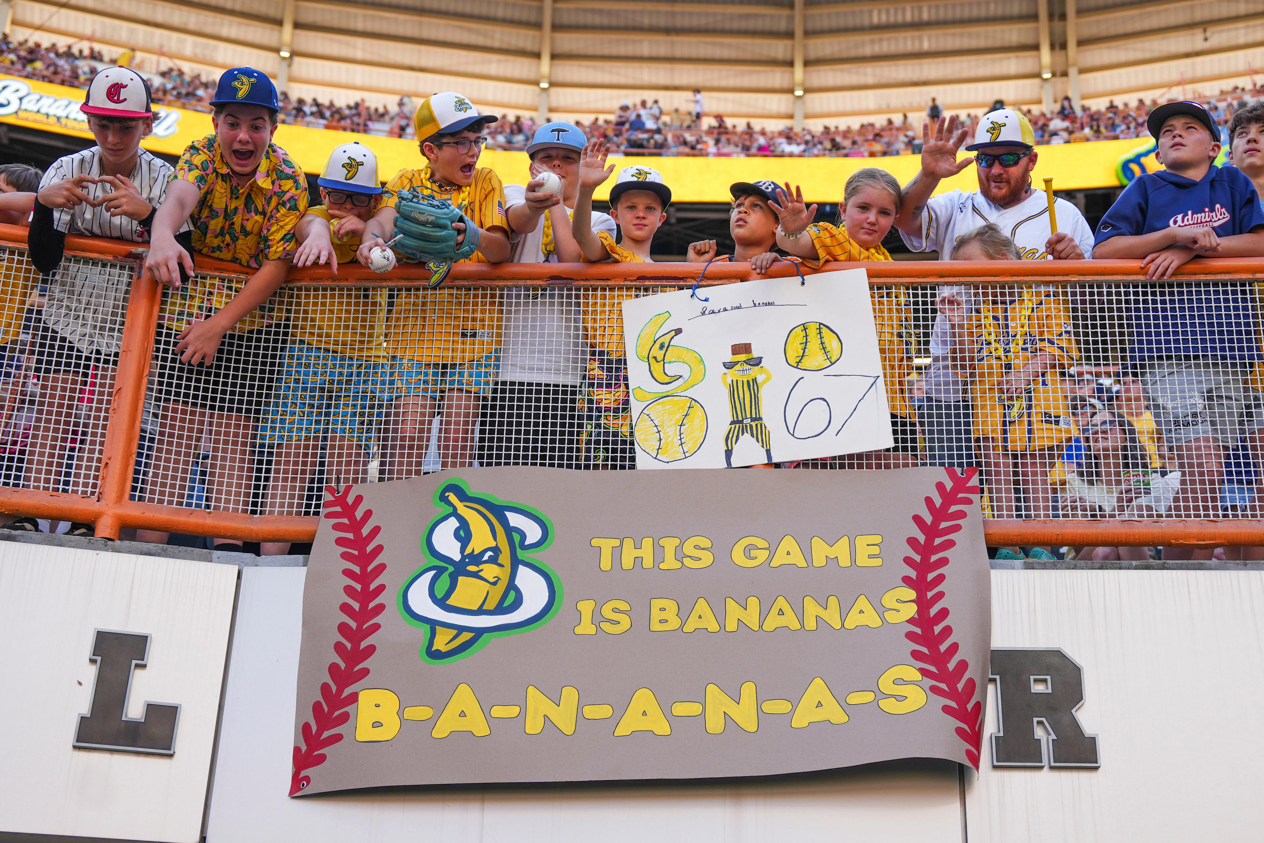 Savannah Bananas light up Neyland Stadium for sold-out crowd