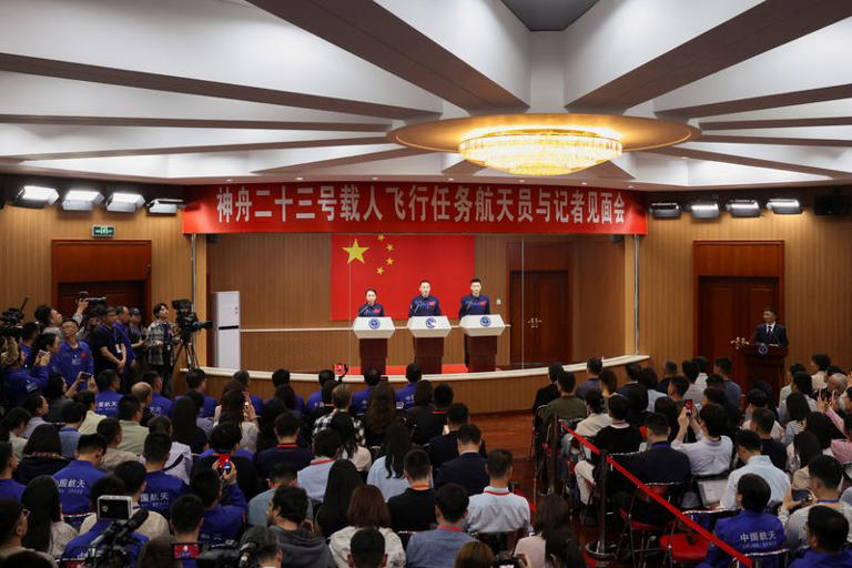 China to send astronaut on year-long space mission as it eyes 2030 moon ...