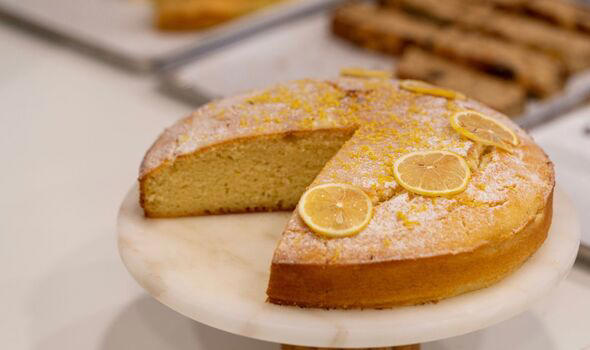 Mary Berry's all-in-one lemon drizzle cake recipe has been a hit since ...