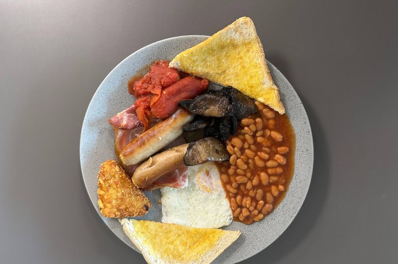 I tried Asda cafe's full English breakfast and it's not what I'd expected
