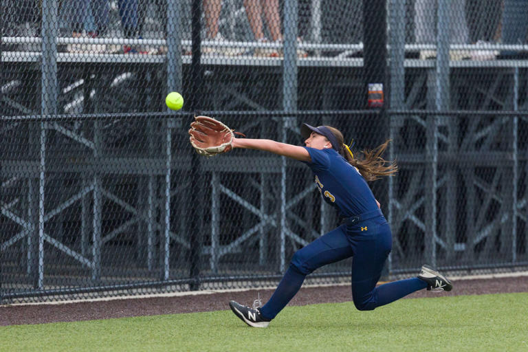 Four-year reign ends as public school tops non-public in NJ softball ...