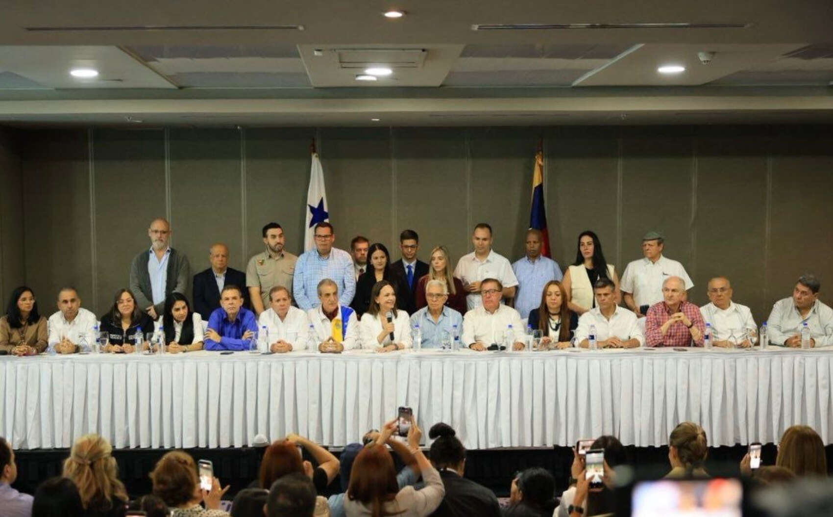 María Corina Machado y la oposición cierran filas para relanzar la ...