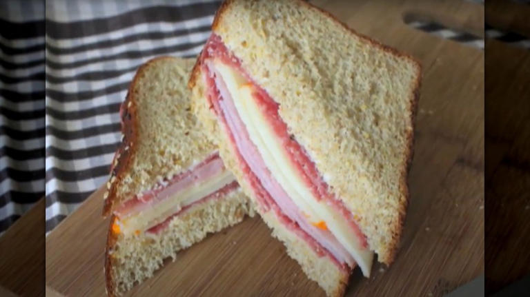 Bobby Flay's bread-cutting trick makes any sandwich look extra delicious
