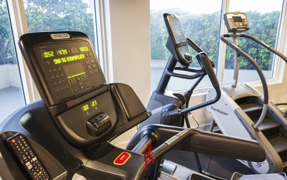 Treadmill or elliptical for your best workout match