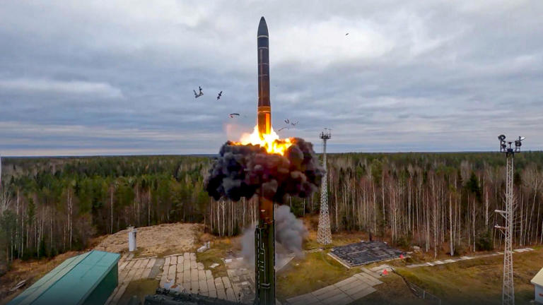Guerre en Ukraine : une ogive vieille de 9 ans, le surpuissant missile ...