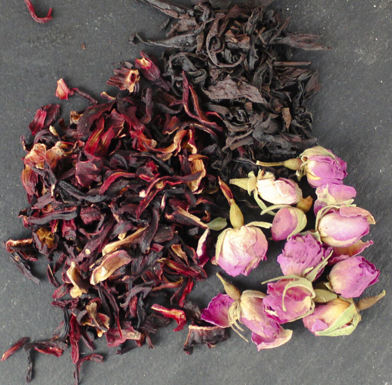 Botanical cold brew oolong with hibiscus and rose