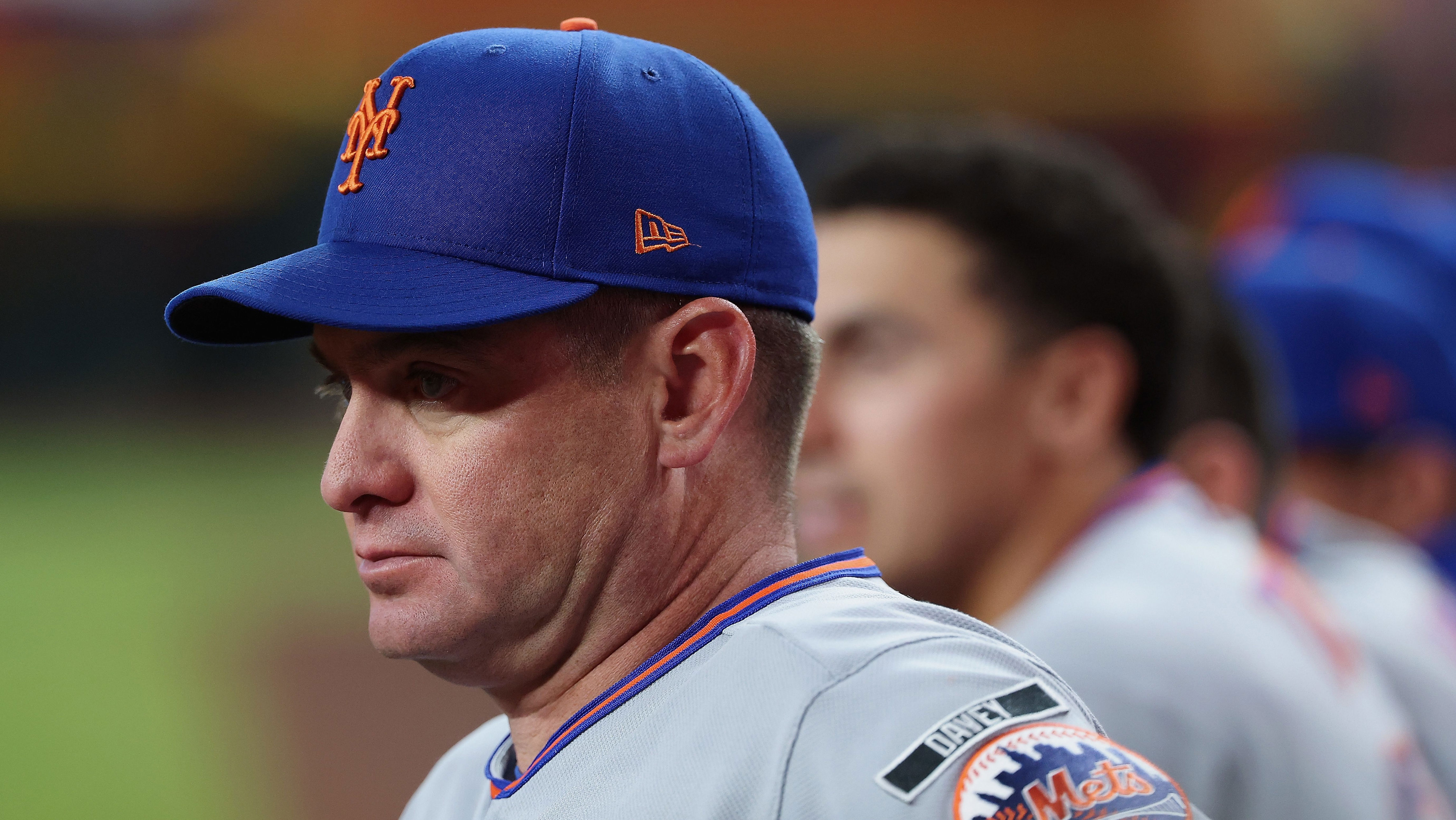 Carlos Mendoza, de los Mets, envía un fuerte mensaje sobre Jonah Tong ...