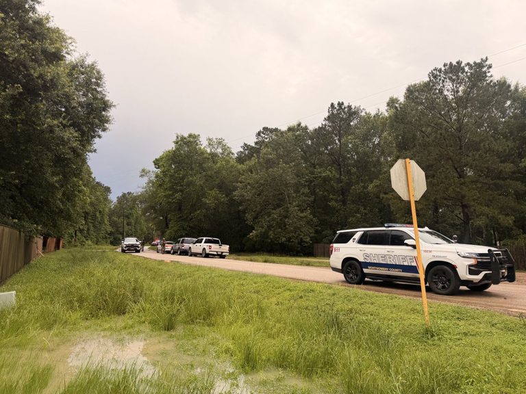 Two people injured in Texas shooting as gunman is apprehended following ...