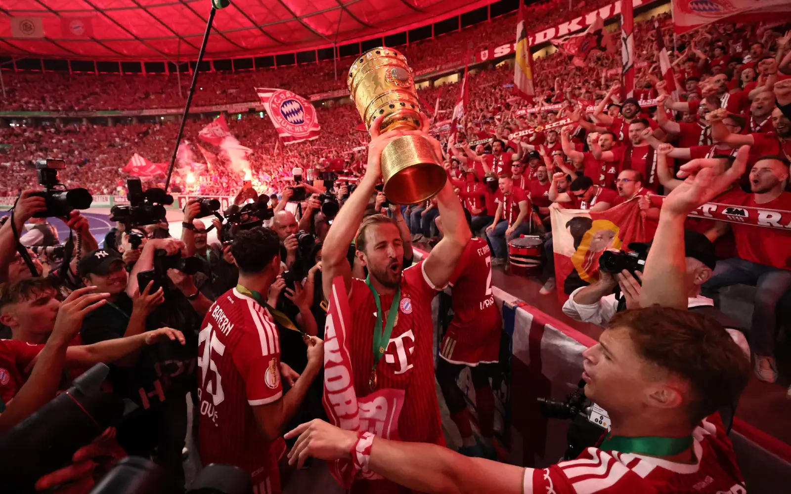 Kane hat-trick seals double as Bayern claim 21st German Cup