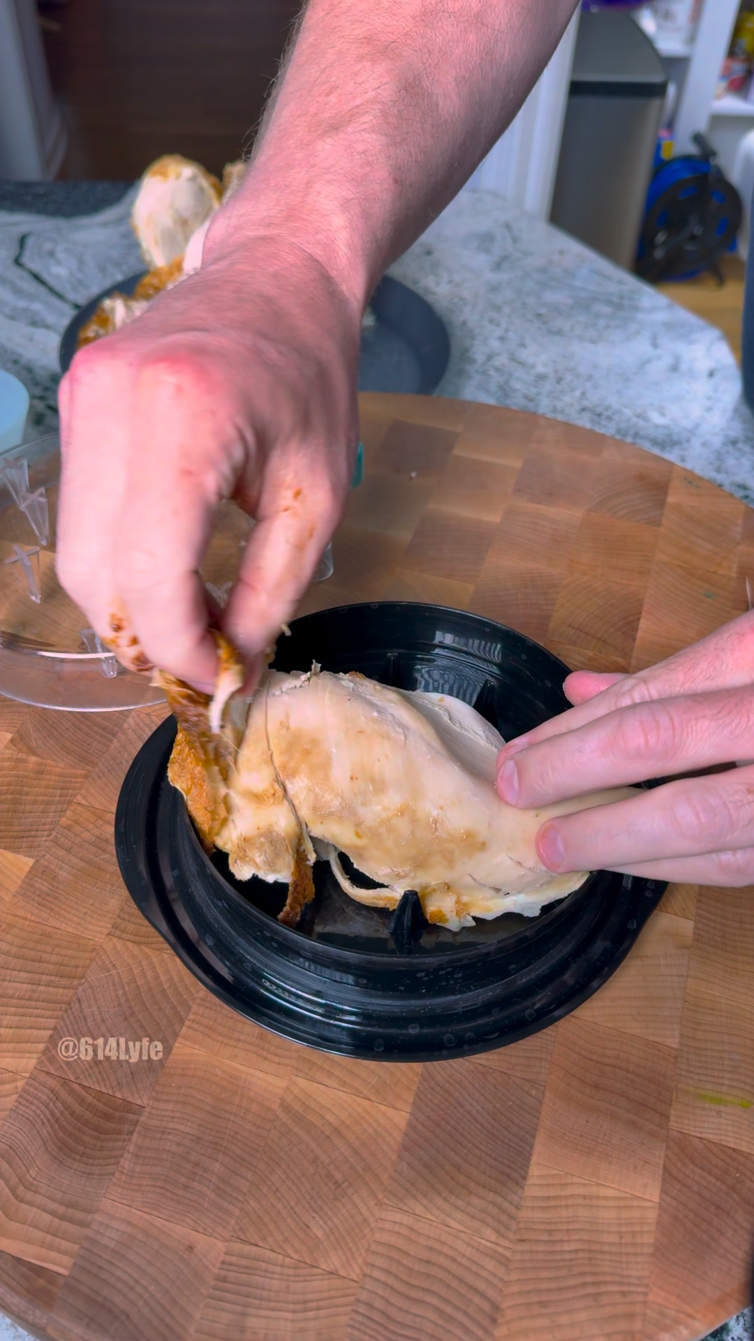 Simple method for shredding chicken