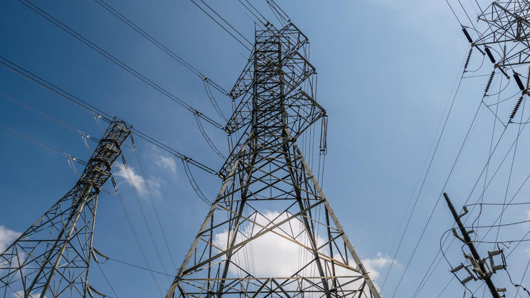 Houston power outage tracker: CenterPoint, Entergy maps; report an outage