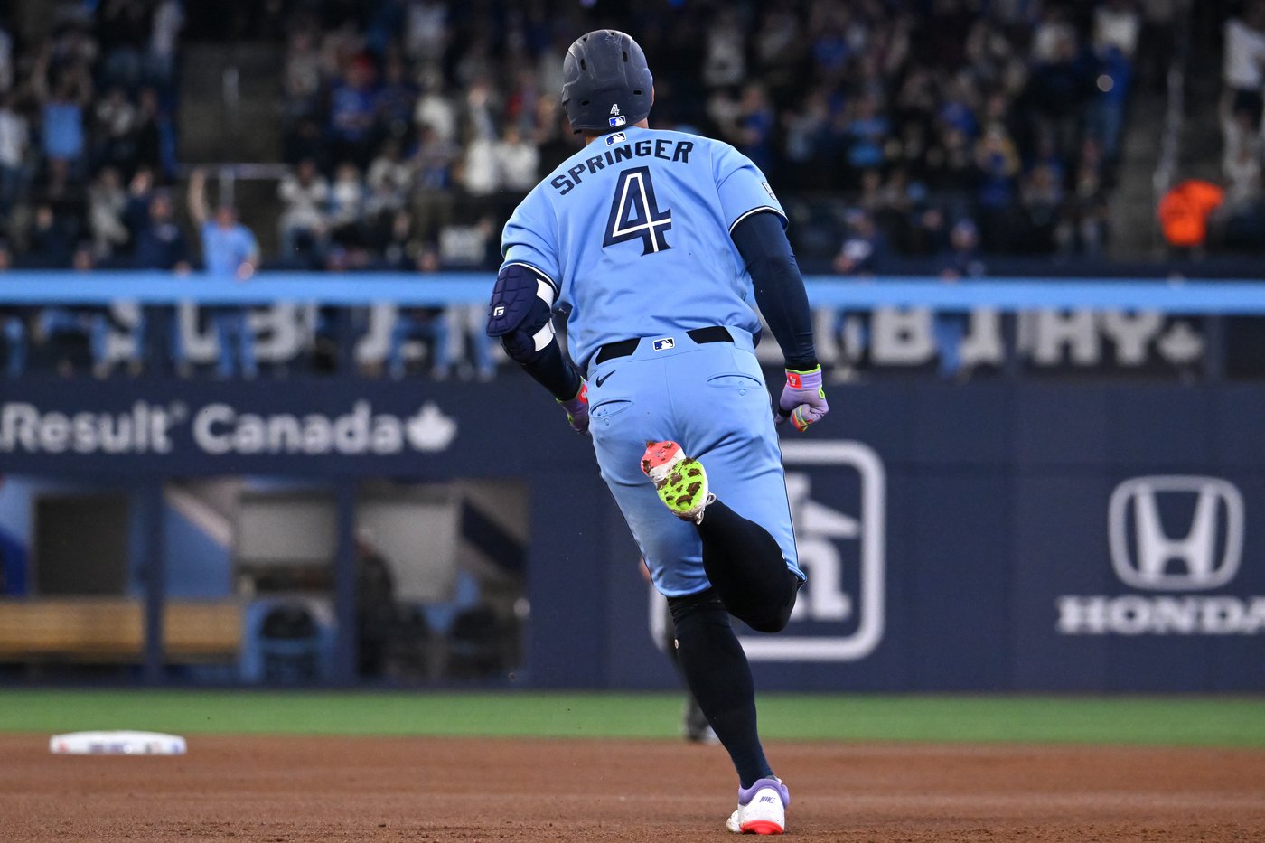 Springer et Sanchez mènent les Blue Jays vers une victoire de 5-2 ...