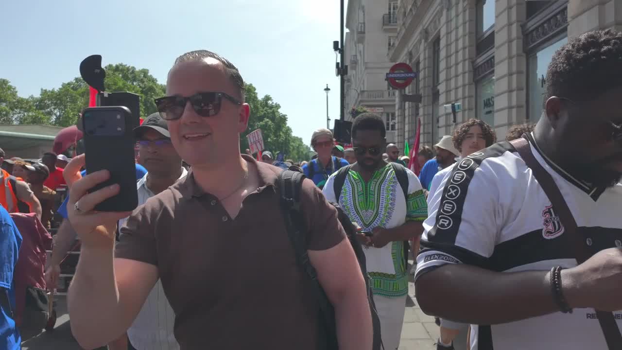 Worshippers Chant Through London – 2026 Jesus March: Faith Beyond ...
