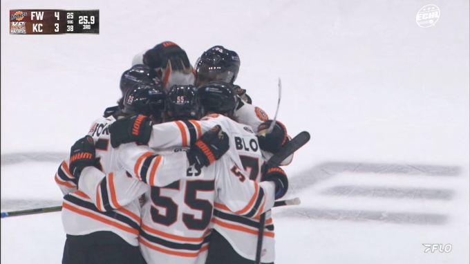 Josh Bloom scores with 26 seconds remaining to stun Kansas City