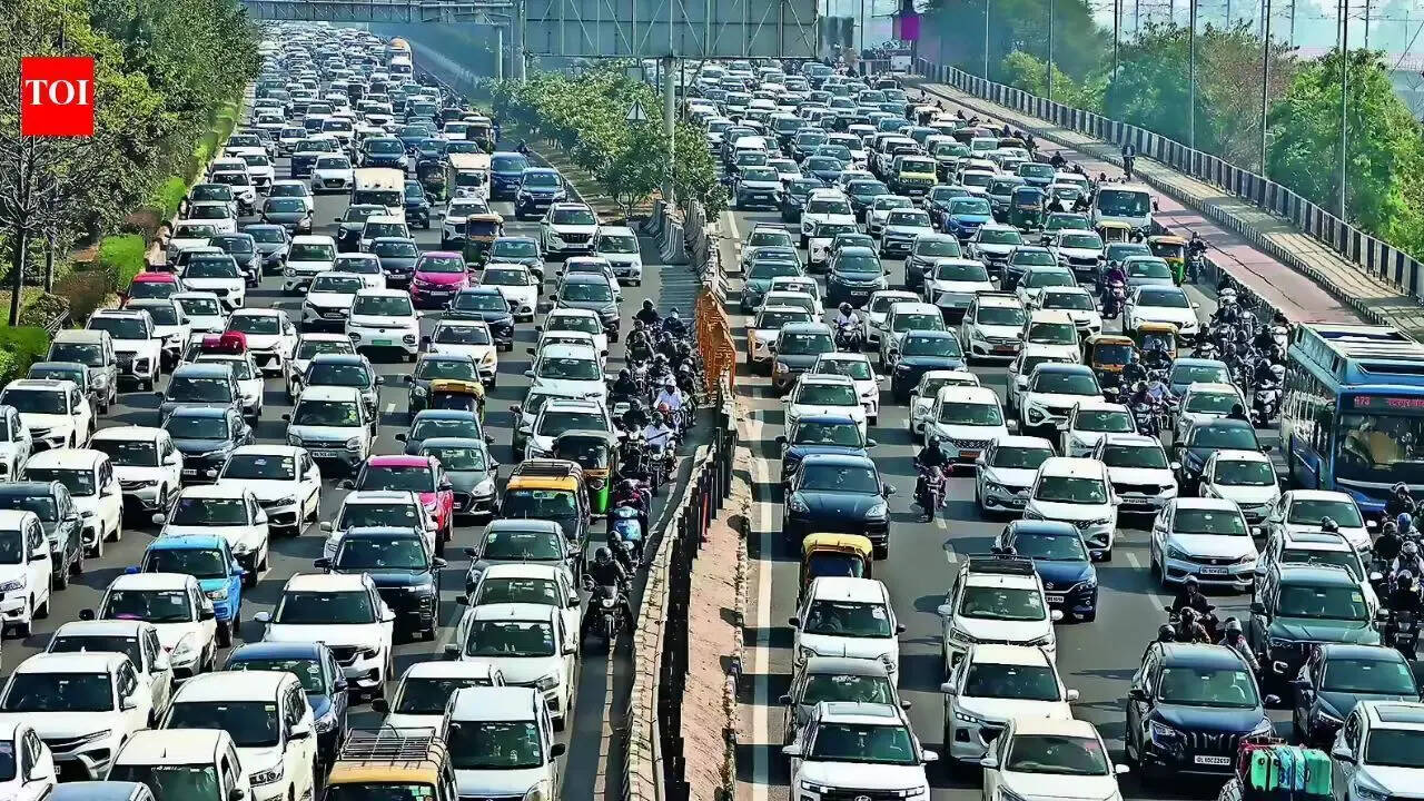 Delhi traffic police issues advisory for Red Fort event today